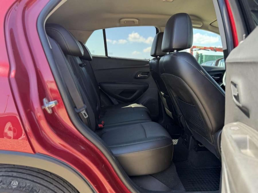 Sarkans Chevrolet Trax 2013 Šauļi, ar dzinēja tilpumu 1.36 L un nobraukumu 145 tūkst. km par 5999 €, foto 14 vietnē AUTOMOTO.COM.LV
