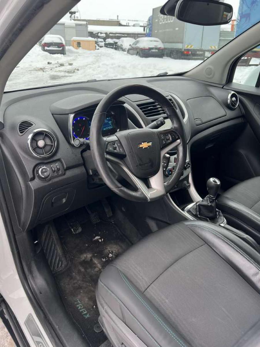 Balts Chevrolet Trax 2013 Panevēža, ar dzinēja tilpumu 1.69 L un nobraukumu 224 tūkst. km par 5200 €, foto 10 vietnē AUTOMOTO.COM.LV