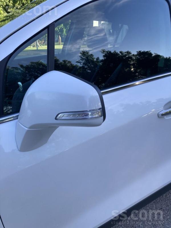 White Chevrolet Trax 2013 in Cesis, with an engine capacity of 1.70 L and mileage of 268 thousand km for 5600 €, photo 9 on AUTOMOTO.COM.LV
