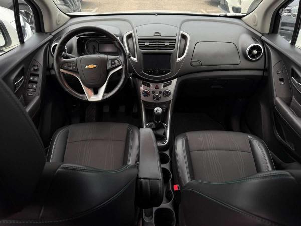 White Chevrolet Trax 2013 in Panevezys, with an engine capacity of 1.70 L and mileage of 224 thousand km for 5300 €, photo 10 on AUTOMOTO.COM.LV