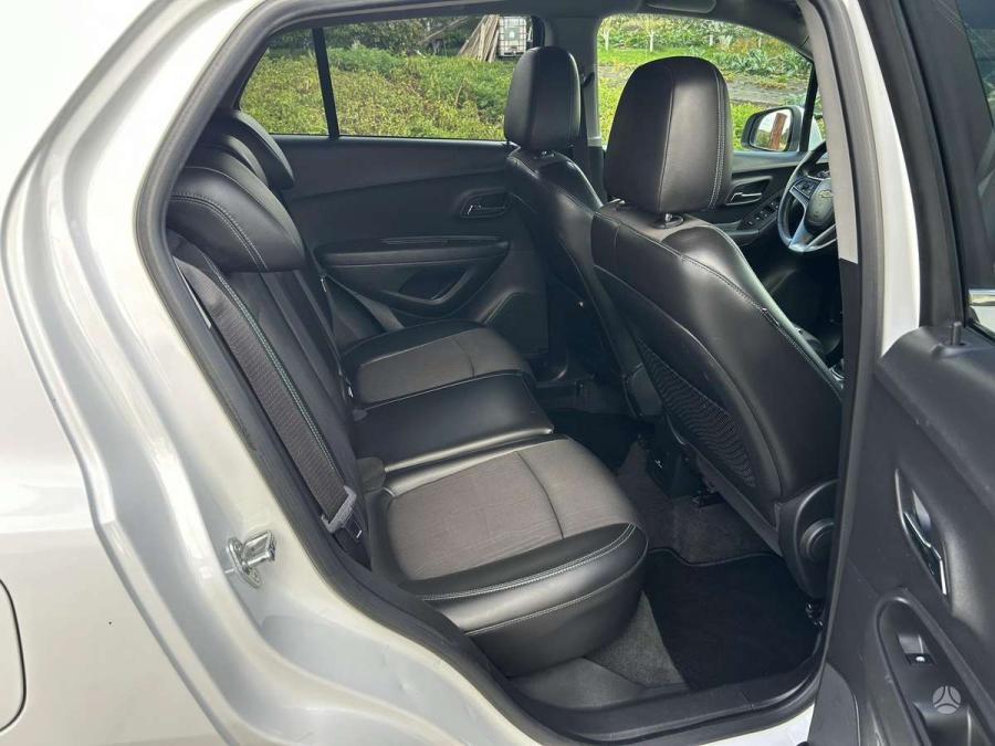 Balts Chevrolet Trax 2013 Panevēža, ar dzinēja tilpumu 1.70 L un nobraukumu 247 tūkst. km par 5400 €, foto 30 vietnē AUTOMOTO.COM.LV