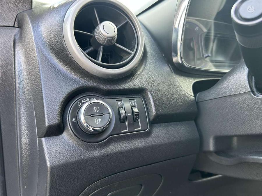 Balts Chevrolet Trax 2013 Panevēža, ar dzinēja tilpumu 1.70 L un nobraukumu 247 tūkst. km par 5400 €, foto 32 vietnē AUTOMOTO.COM.LV
