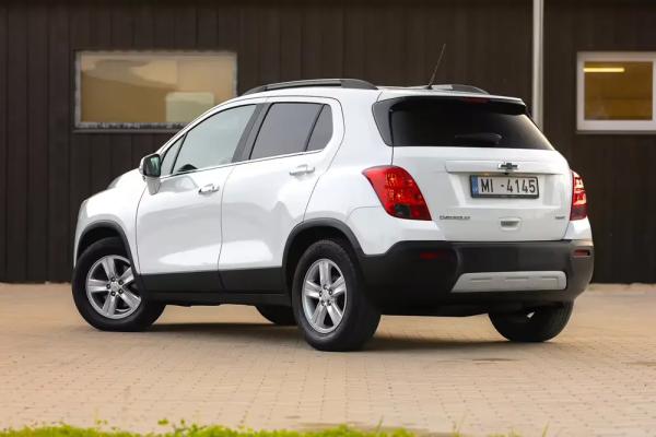 Balts Chevrolet Trax 2014 Jelgava, ar dzinēja tilpumu 1.60 L un nobraukumu 242 tūkst. km par 6300 €, foto 4 vietnē AUTOMOTO.COM.LV