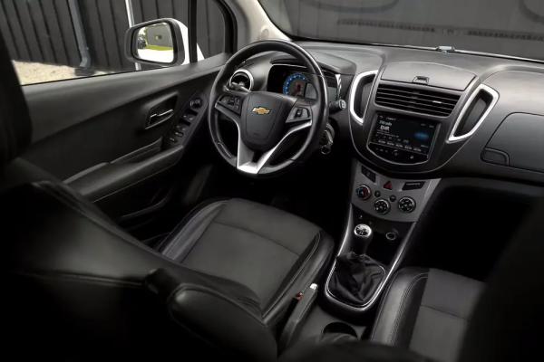 Balts Chevrolet Trax 2014 Jelgava, ar dzinēja tilpumu 1.60 L un nobraukumu 242 tūkst. km par 6300 €, foto 7 vietnē AUTOMOTO.COM.LV