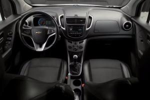 White Chevrolet Trax 2014 in Jelgava, with an engine capacity of 1.60 L and mileage of 242 thousand km for 6300 €, photo 9 on AUTOMOTO.COM.LV