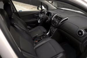 White Chevrolet Trax 2014 in Jelgava, with an engine capacity of 1.60 L and mileage of 242 thousand km for 6300 €, photo 11 on AUTOMOTO.COM.LV