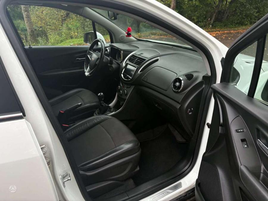 Balts Chevrolet Trax 2014 Panevēža, ar dzinēja tilpumu 1.70 L un nobraukumu 232 tūkst. km par 6200 €, foto 6 vietnē AUTOMOTO.COM.LV