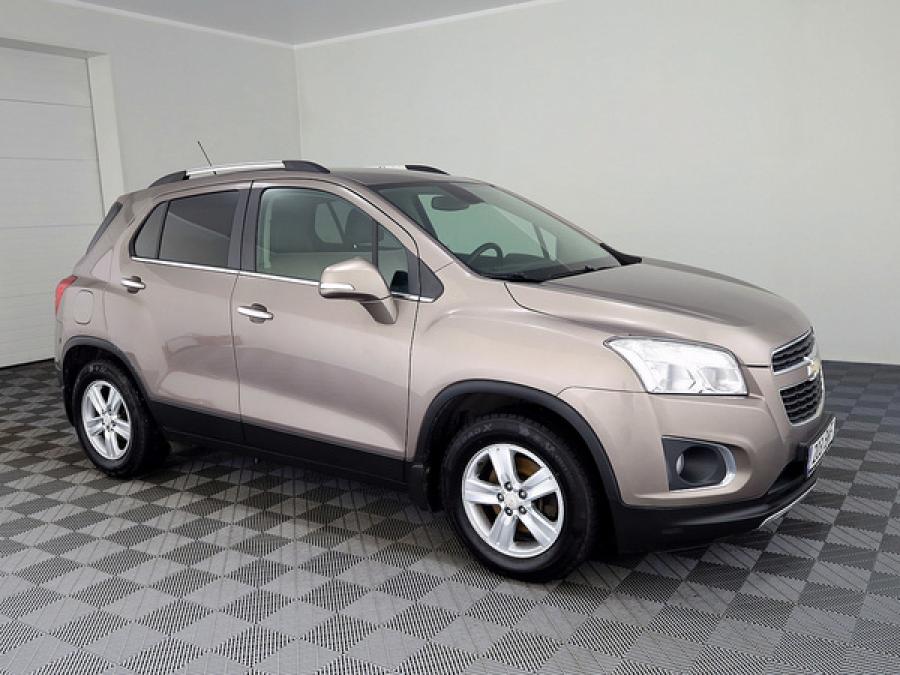 Yellow Chevrolet Trax 2013 in Tallinn, with an engine capacity of 1.60 L and mileage of 309 thousand km for 2399 €, photo 1 on AUTOMOTO.COM.LV