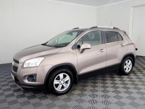 Yellow Chevrolet Trax 2013 in Tallinn, with an engine capacity of 1.60 L and mileage of 309 thousand km for 2399 €, photo 3 on AUTOMOTO.COM.LV