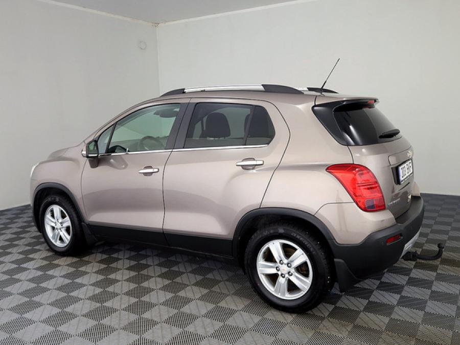 Yellow Chevrolet Trax 2013 in Tallinn, with an engine capacity of 1.60 L and mileage of 309 thousand km for 2399 €, photo 5 on AUTOMOTO.COM.LV