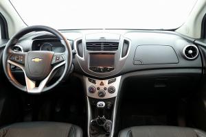 Yellow Chevrolet Trax 2013 in Tallinn, with an engine capacity of 1.60 L and mileage of 309 thousand km for 2399 €, photo 6 on AUTOMOTO.COM.LV