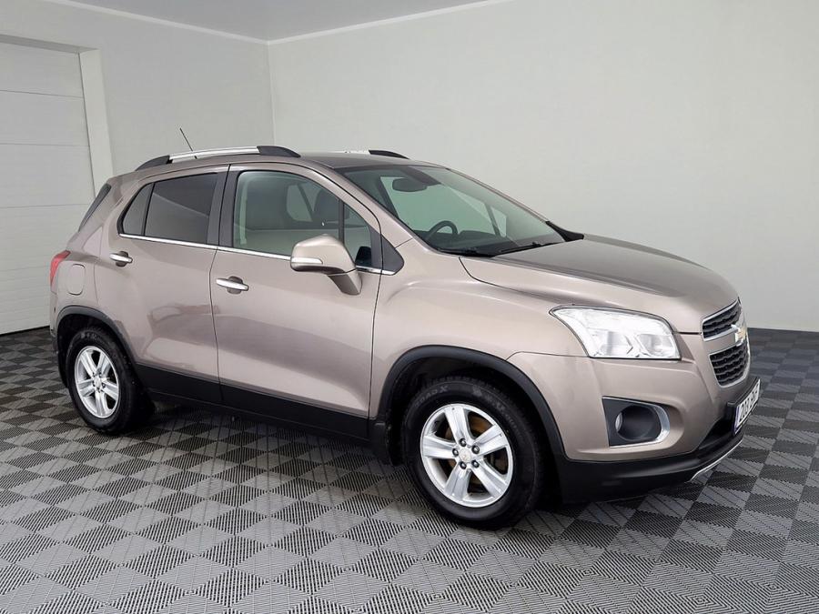 Yellow Chevrolet Trax 2013 in Tallinn, with an engine capacity of 1.60 L and mileage of 309 thousand km for 2399 €, photo 9 on AUTOMOTO.COM.LV