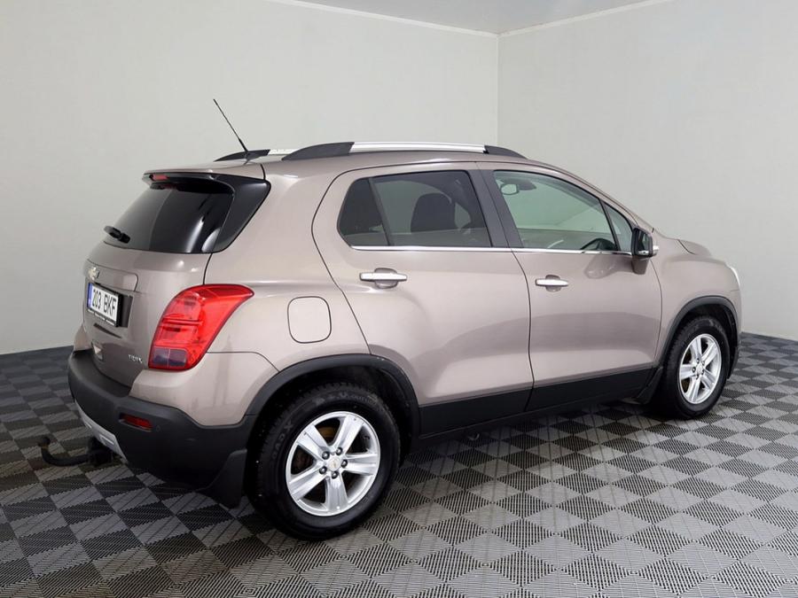 Yellow Chevrolet Trax 2013 in Tallinn, with an engine capacity of 1.60 L and mileage of 309 thousand km for 2399 €, photo 11 on AUTOMOTO.COM.LV