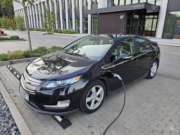 Melns Chevrolet Volt 2012 Viļņa, ar dzinēja tilpumu 1.40 L un nobraukumu 310 tūkst. km par 4800 €, foto 1 vietnē AUTOMOTO.COM.LV