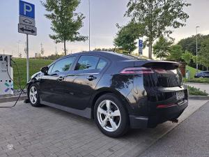 Black Chevrolet Volt 2012 in Vilnius, with an engine capacity of 1.40 L and mileage of 310 thousand km for 4800 €, photo 4 on AUTOMOTO.COM.LV