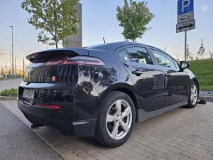 Black Chevrolet Volt 2012 in Vilnius, with an engine capacity of 1.40 L and mileage of 310 thousand km for 4800 €, photo 5 on AUTOMOTO.COM.LV