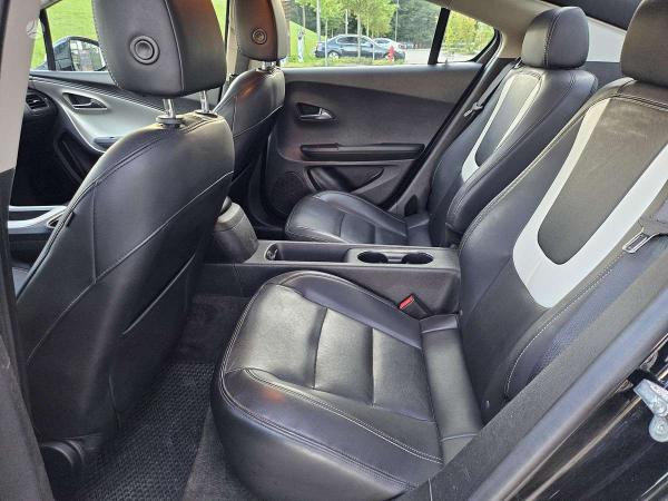 Melns Chevrolet Volt 2012 Viļņa, ar dzinēja tilpumu 1.40 L un nobraukumu 310 tūkst. km par 4800 €, foto 9 vietnē AUTOMOTO.COM.LV