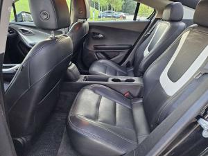 Black Chevrolet Volt 2012 in Vilnius, with an engine capacity of 1.40 L and mileage of 310 thousand km for 4800 €, photo 10 on AUTOMOTO.COM.LV