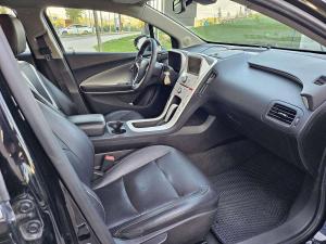 Black Chevrolet Volt 2012 in Vilnius, with an engine capacity of 1.40 L and mileage of 310 thousand km for 4800 €, photo 11 on AUTOMOTO.COM.LV