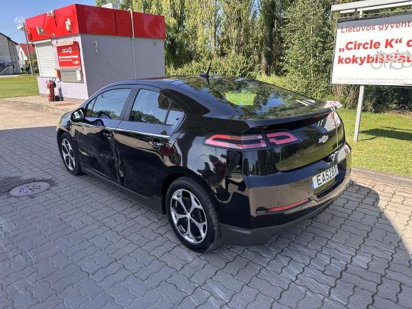 Melns Chevrolet Volt 2012 Tauragė, ar dzinēja tilpumu 1.40 L un nobraukumu 191 tūkst. km par 4800 €, foto 5 vietnē AUTOMOTO.COM.LV