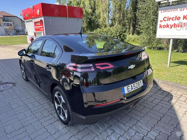Melns Chevrolet Volt 2012 Tauragė, ar dzinēja tilpumu 1.40 L un nobraukumu 191 tūkst. km par 4800 €, foto 8 vietnē AUTOMOTO.COM.LV