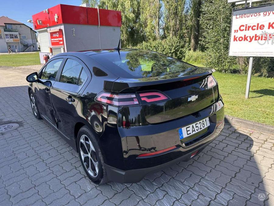 Melns Chevrolet Volt 2012 Tauragė, ar dzinēja tilpumu 1.40 L un nobraukumu 191 tūkst. km par 4800 €, foto 9 vietnē AUTOMOTO.COM.LV