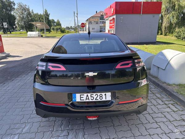 Melns Chevrolet Volt 2012 Tauragė, ar dzinēja tilpumu 1.40 L un nobraukumu 191 tūkst. km par 4800 €, foto 9 vietnē AUTOMOTO.COM.LV