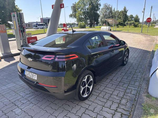 Melns Chevrolet Volt 2012 Tauragė, ar dzinēja tilpumu 1.40 L un nobraukumu 191 tūkst. km par 4800 €, foto 10 vietnē AUTOMOTO.COM.LV