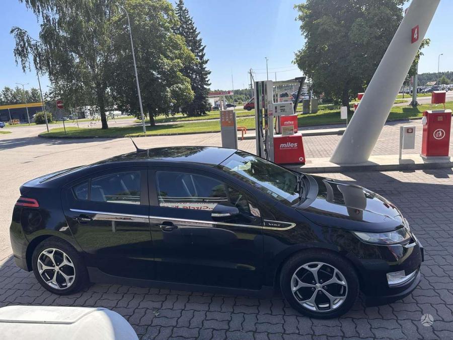 Melns Chevrolet Volt 2012 Tauragė, ar dzinēja tilpumu 1.40 L un nobraukumu 191 tūkst. km par 4800 €, foto 12 vietnē AUTOMOTO.COM.LV