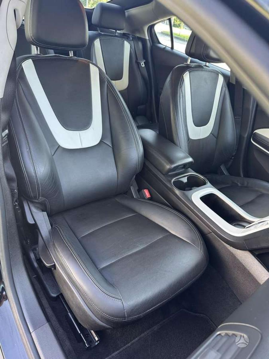 Melns Chevrolet Volt 2012 Tauragė, ar dzinēja tilpumu 1.40 L un nobraukumu 191 tūkst. km par 4800 €, foto 13 vietnē AUTOMOTO.COM.LV