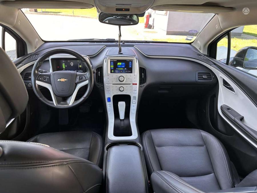 Melns Chevrolet Volt 2012 Tauragė, ar dzinēja tilpumu 1.40 L un nobraukumu 191 tūkst. km par 4800 €, foto 16 vietnē AUTOMOTO.COM.LV