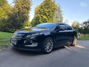 Black Chevrolet Volt 2012 in Vilnius, with an engine capacity of 1.40 L and mileage of 239 thousand km for 6700 €, photo 3 on AUTOMOTO.COM.LV