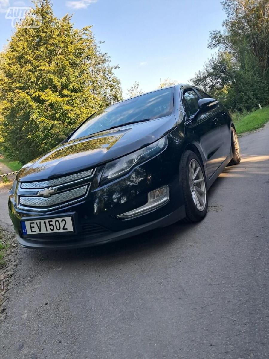 Black Chevrolet Volt 2012 in Vilnius, with an engine capacity of 1.40 L and mileage of 239 thousand km for 6700 €, photo 5 on AUTOMOTO.COM.LV