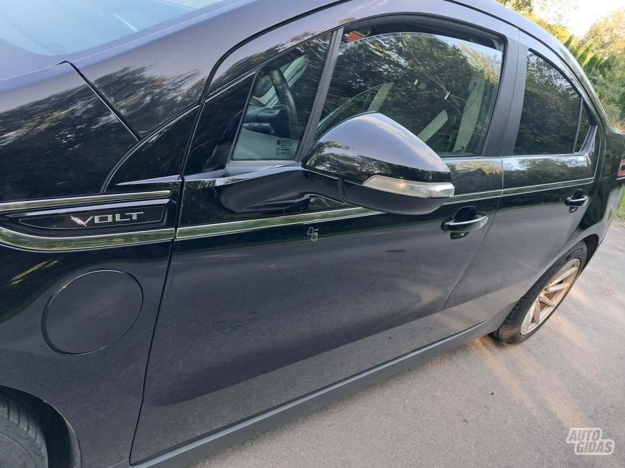 Black Chevrolet Volt 2012 in Vilnius, with an engine capacity of 1.40 L and mileage of 239 thousand km for 6700 €, photo 14 on AUTOMOTO.COM.LV