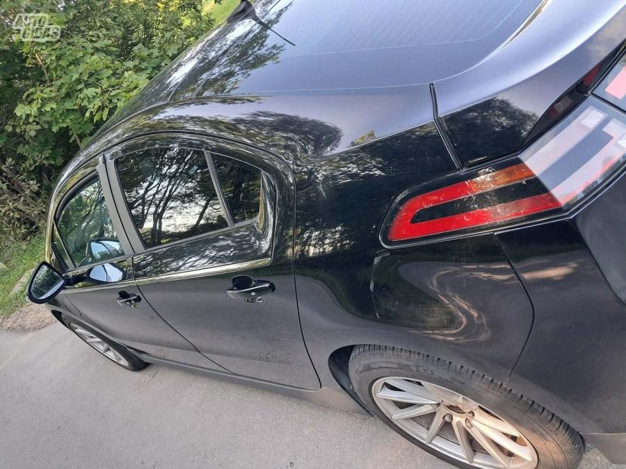 Black Chevrolet Volt 2012 in Vilnius, with an engine capacity of 1.40 L and mileage of 239 thousand km for 6700 €, photo 15 on AUTOMOTO.COM.LV