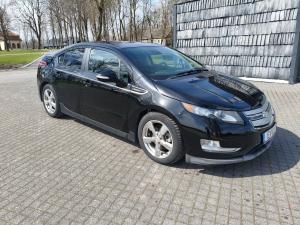 Melns Chevrolet Volt 2013 Kelmė, ar dzinēja tilpumu 1.40 L un nobraukumu 169 tūkst. km par 6350 €, foto  vietnē AUTOMOTO.COM.LV