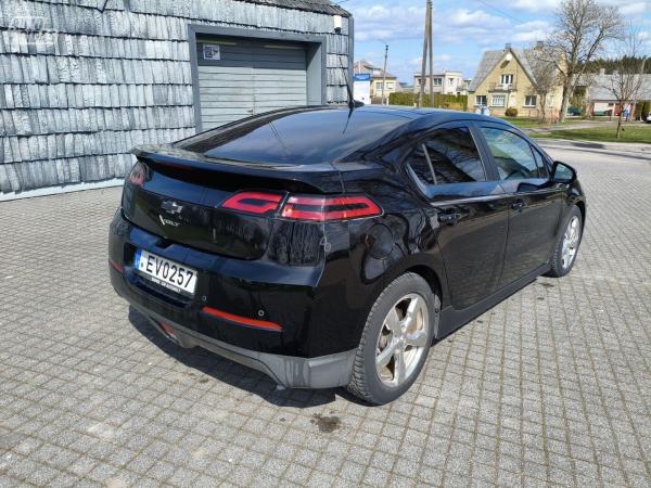 Black Chevrolet Volt 2013 in Kelme, with an engine capacity of 1.40 L and mileage of 169 thousand km for 6350 €, photo 3 on AUTOMOTO.COM.LV