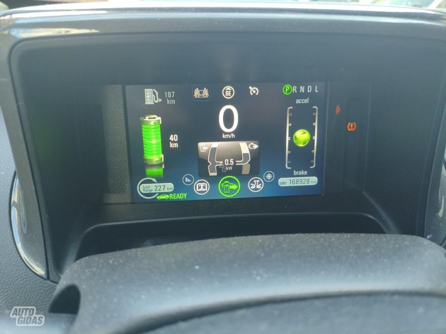 Black Chevrolet Volt 2013 in Kelme, with an engine capacity of 1.40 L and mileage of 169 thousand km for 6350 €, photo 7 on AUTOMOTO.COM.LV