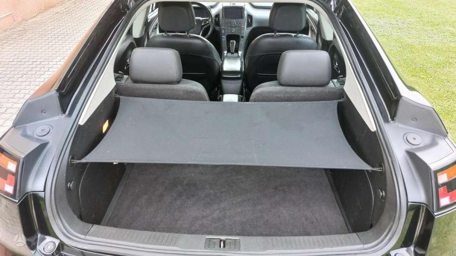 Black Chevrolet Volt 2013 in Siauliai, with an engine capacity of 1.40 L and mileage of 230 thousand km for 2750 €, photo 14 on AUTOMOTO.COM.LV