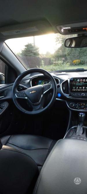 Black Chevrolet Volt 2017 in Vilnius, with an engine capacity of 1.49 L and mileage of 146 thousand km for 11200 €, photo 4 on AUTOMOTO.COM.LV