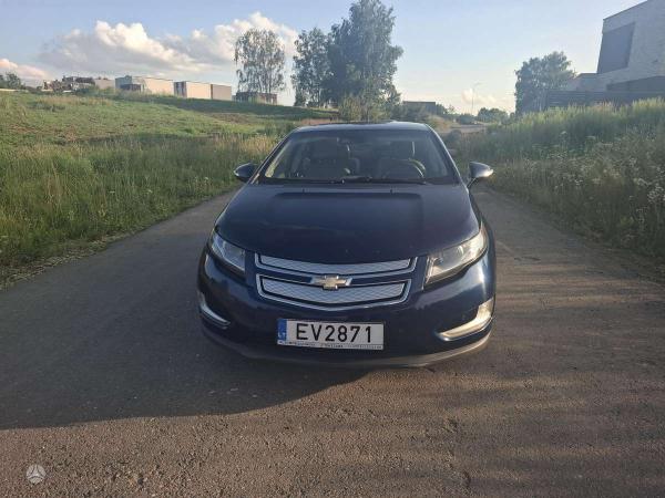 Blue Chevrolet Volt 2013 in Vilnius, with an engine capacity of 1.40 L and mileage of 221 thousand km for 5850 €, photo 2 on AUTOMOTO.COM.LV