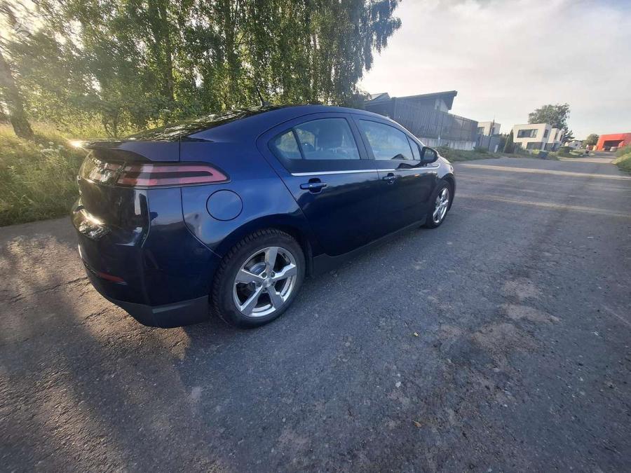 Blue Chevrolet Volt 2013 in Vilnius, with an engine capacity of 1.40 L and mileage of 221 thousand km for 5850 €, photo 7 on AUTOMOTO.COM.LV
