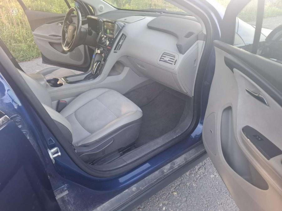 Blue Chevrolet Volt 2013 in Vilnius, with an engine capacity of 1.40 L and mileage of 221 thousand km for 5850 €, photo 12 on AUTOMOTO.COM.LV