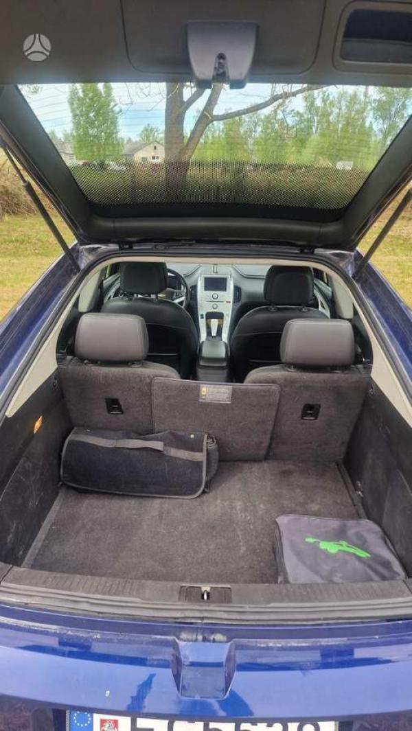 Blue Chevrolet Volt 2013 in Siauliai, with an engine capacity of 1.40 L and mileage of 222 thousand km for 5200 €, photo 6 on AUTOMOTO.COM.LV