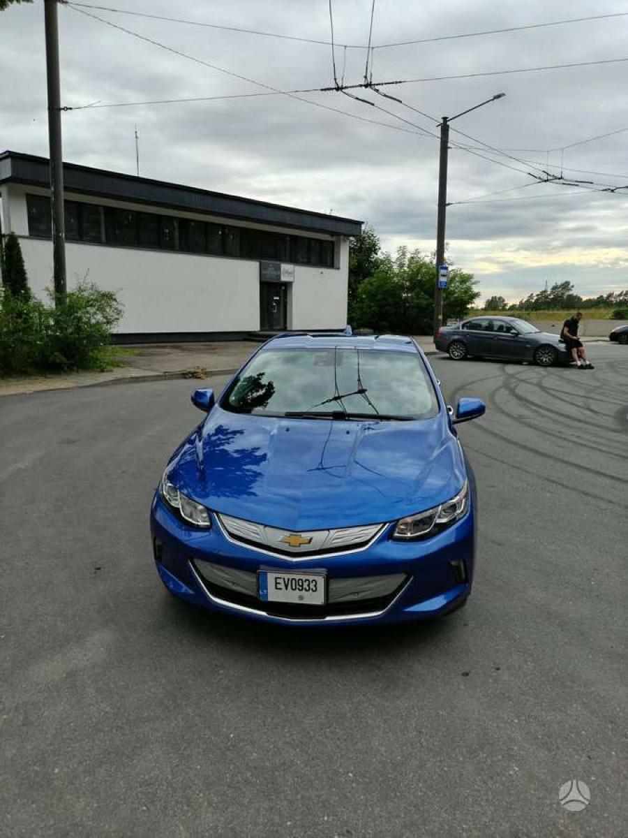 Blue Chevrolet Volt 2017 in Kaunas, with an engine capacity of 1.49 L and mileage of 94 thousand km for 11300 €, photo 3 on AUTOMOTO.COM.LV