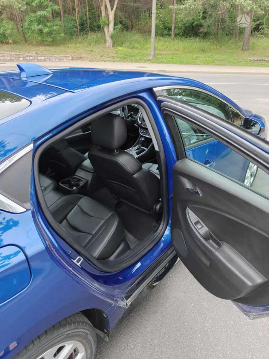 Blue Chevrolet Volt 2017 in Kaunas, with an engine capacity of 1.49 L and mileage of 94 thousand km for 11300 €, photo 9 on AUTOMOTO.COM.LV