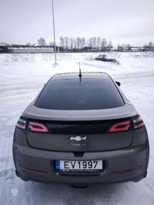 Brūns Chevrolet Volt 2014 Viļņa, ar dzinēja tilpumu 1.40 L un nobraukumu 133 tūkst. km par 8000 €, foto 3 vietnē AUTOMOTO.COM.LV