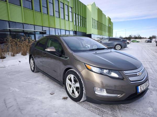 Brūns Chevrolet Volt 2014 Viļņa, ar dzinēja tilpumu 1.40 L un nobraukumu 133 tūkst. km par 8000 €, foto 4 vietnē AUTOMOTO.COM.LV