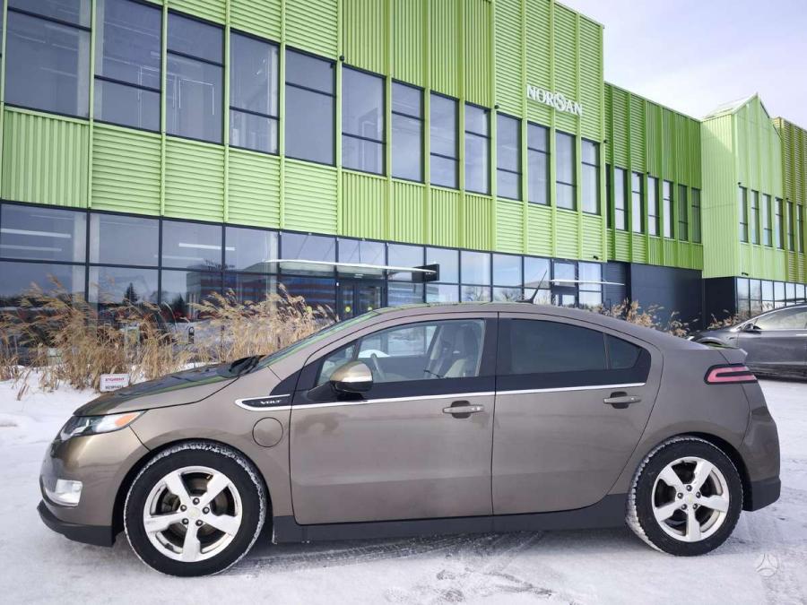 Brūns Chevrolet Volt 2014 Viļņa, ar dzinēja tilpumu 1.40 L un nobraukumu 133 tūkst. km par 8000 €, foto 5 vietnē AUTOMOTO.COM.LV
