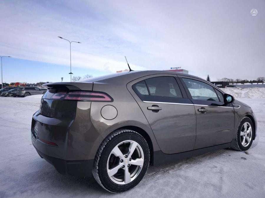 Brūns Chevrolet Volt 2014 Viļņa, ar dzinēja tilpumu 1.40 L un nobraukumu 133 tūkst. km par 8000 €, foto 6 vietnē AUTOMOTO.COM.LV